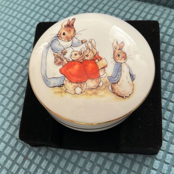 Beatrix Potter | Other | Beatrix Potter Reutter Porzellan Gold ...
